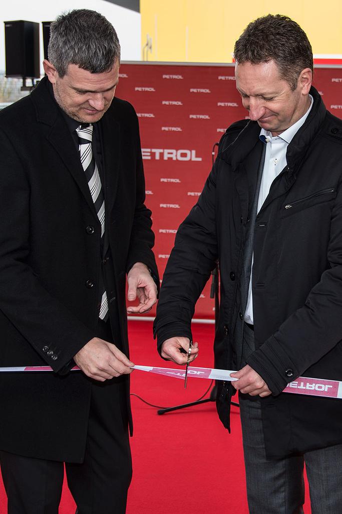 Koper bogatejši za nov Petrolov bencin... | Petrol